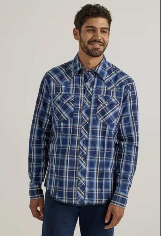 Wrangler Men's Fashion Modern Fit Long Sleeve Snap Shirt