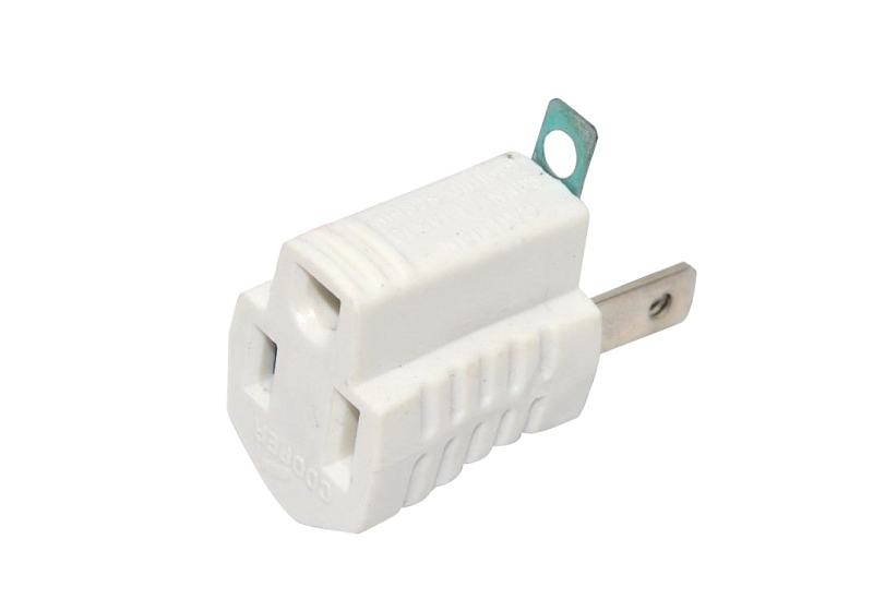 Outlet Adapter With Grounding Lug
